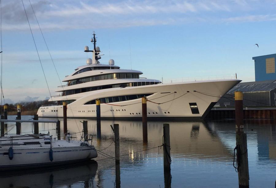 The latest pictures of 92m Feadship Vertigo released - Yacht Harbour
