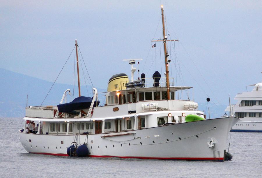 Timeless classics: Feadship to rebuild the 1954 dismantled superyacht ...