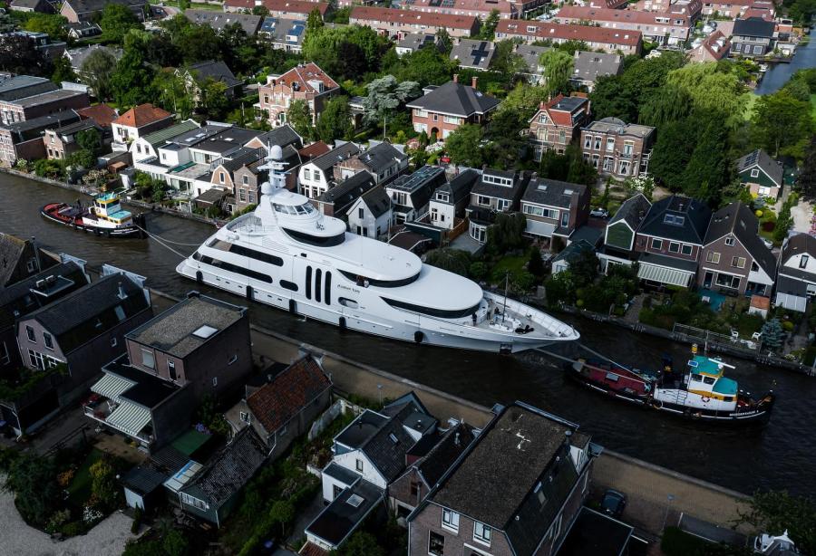 Gallant Lady Returned to The Yard for Refitting - Yacht Harbour