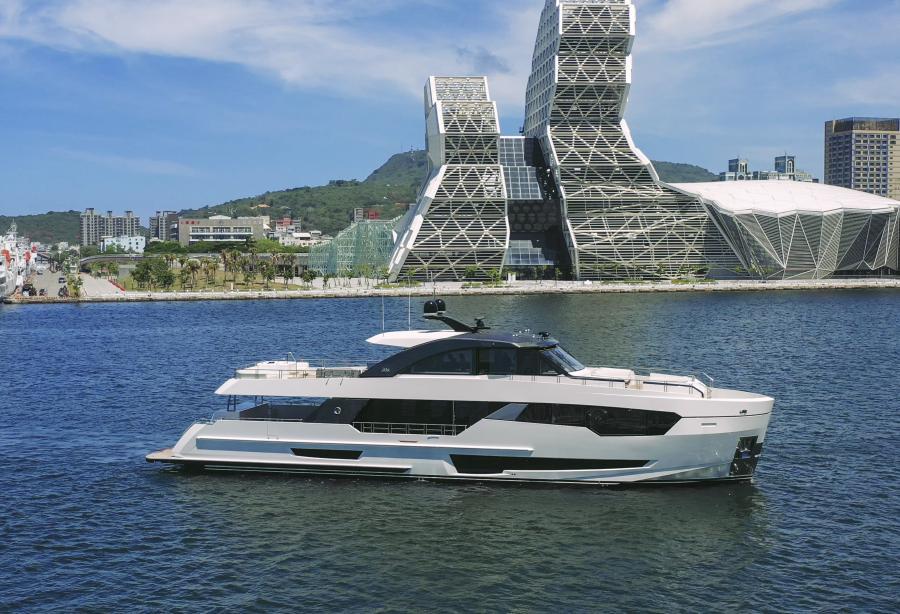 Ocean Alexander Presents Three New Models at the FLIBS 2021 - Yacht Harbour