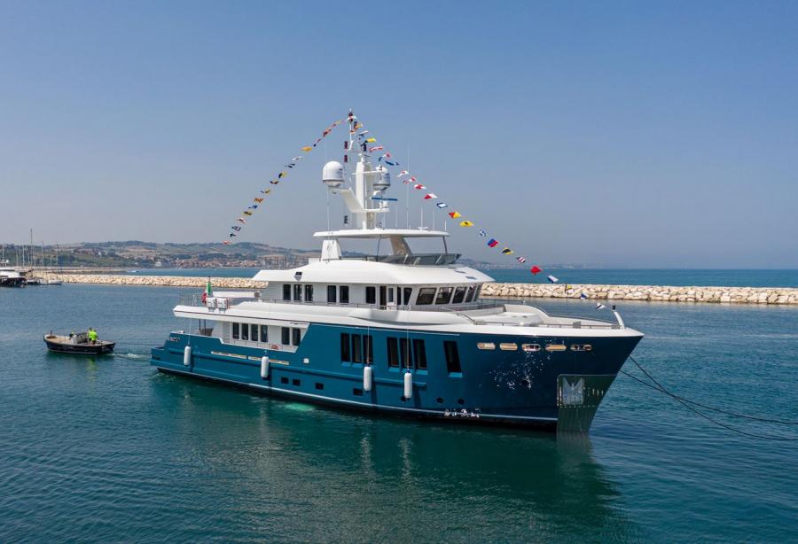35m Flagship Darwin 115 Explorer Delivered by Cantiere delle Marche ...