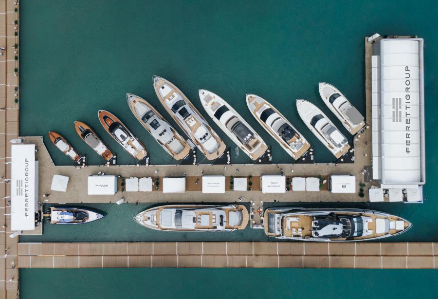 New Pershing GTX Series Presented in Miami by Ferretti Group - Yacht ...