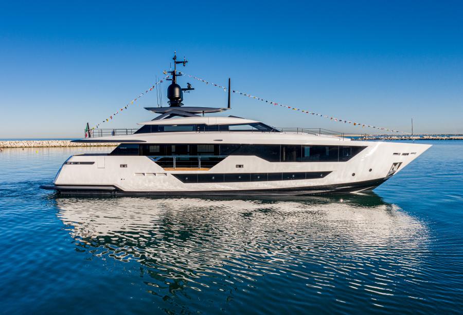 33m Custom Line’s Y Listed for Sale - Yacht Harbour
