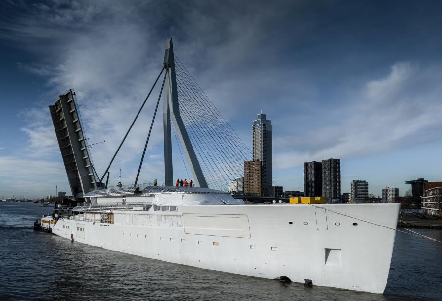 Image Gallery: Project 712 Transported for Outfitting - Yacht Harbour