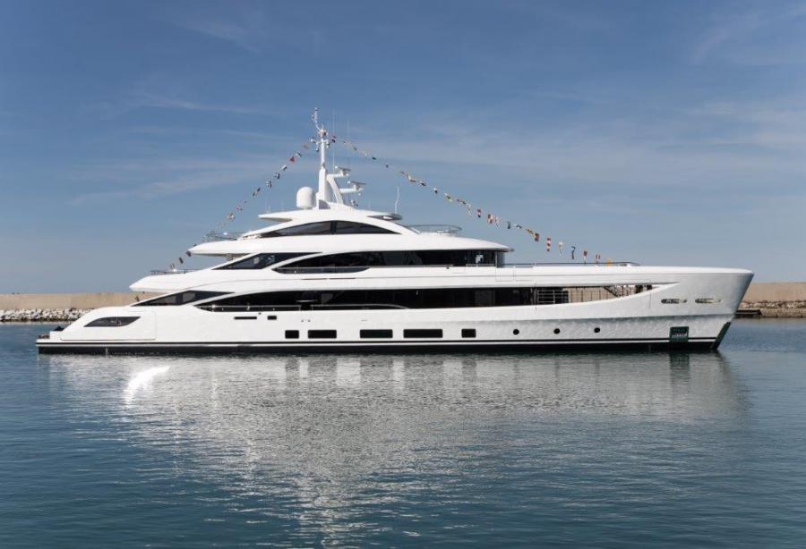 First B.Now 50M With the Oasis Deck Launched by Benetti - Yacht Harbour