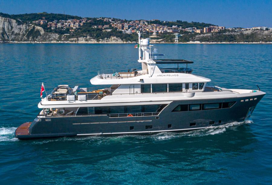 31m Darwin 102 Sold by Cantiere delle Marche - Yacht Harbour