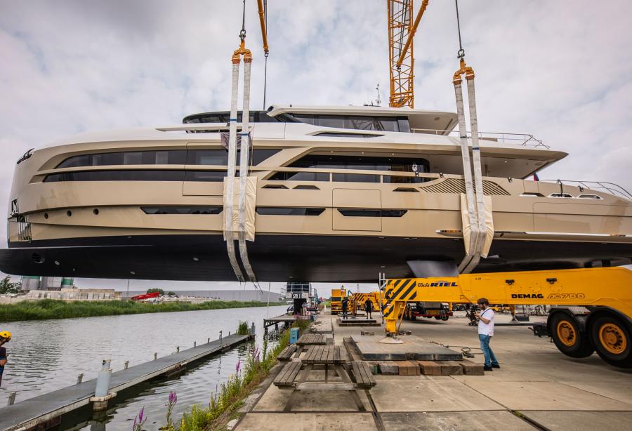 Video of the Day: 34m Pilot Launched by Van der Valk - Yacht Harbour