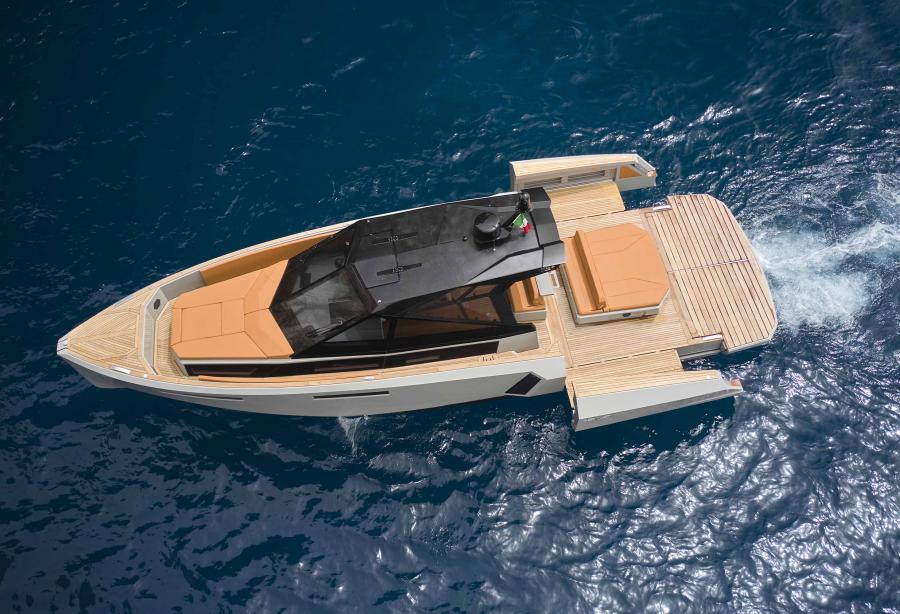 Evo Yachts Launches the New Transformable Evo R4+ - Yacht Harbour