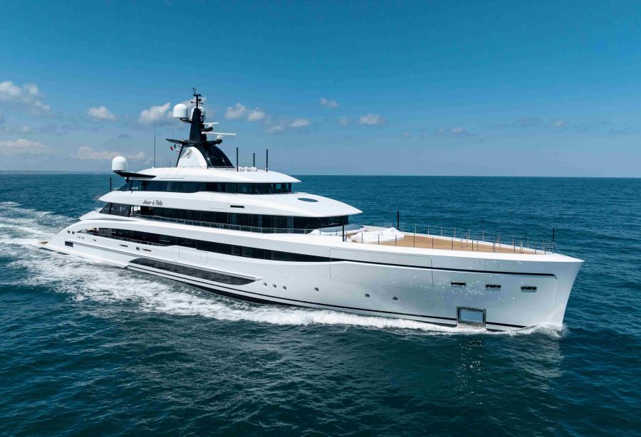 67m Amor à Vida Delivered by CRN - Yacht Harbour