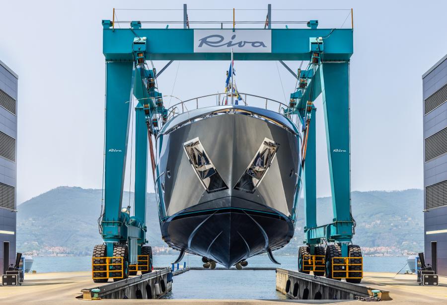 Riva Debuts 34m 112' Dolcevita Super Flybridge Yacht - Yacht Harbour