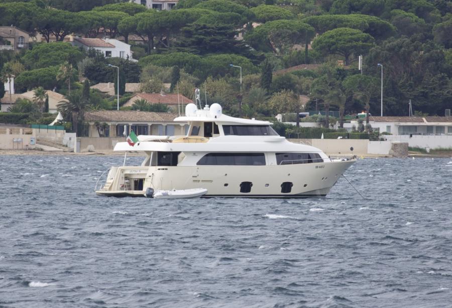 Motor yacht Custom Line Navetta 26 - Ferretti - Yacht Harbour