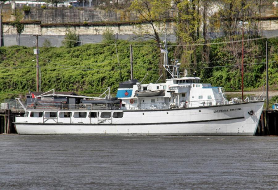 Motor yacht Edgewater Fortune - Victoria Machinery - Yacht Harbour