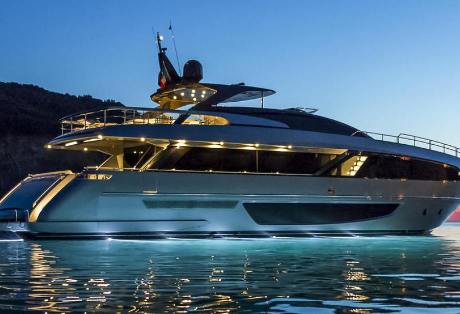 Motor yacht Iron Gryphon - Riva - Yacht Harbour
