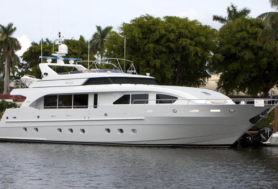 Motor yacht Lukousaurus - Intermarine Savannah - Yacht Harbour