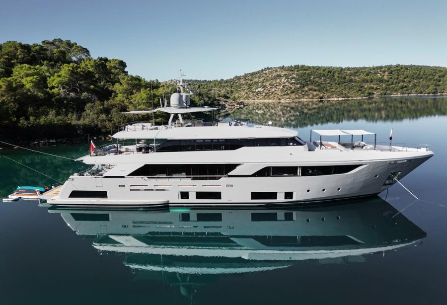 Motor yacht Sokny - Ferretti Custom Line - Yacht Harbour