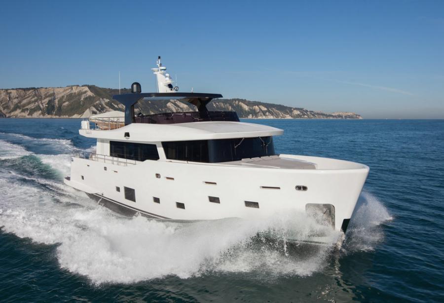 Motor yacht Como - Cantiere delle Marche - Yacht Harbour