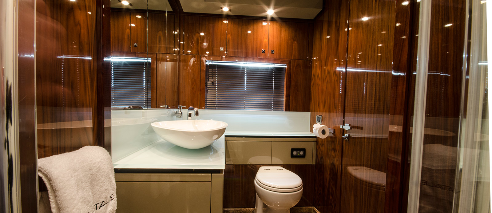 Motor yacht Starry Night - Sunseeker - Yacht Harbour