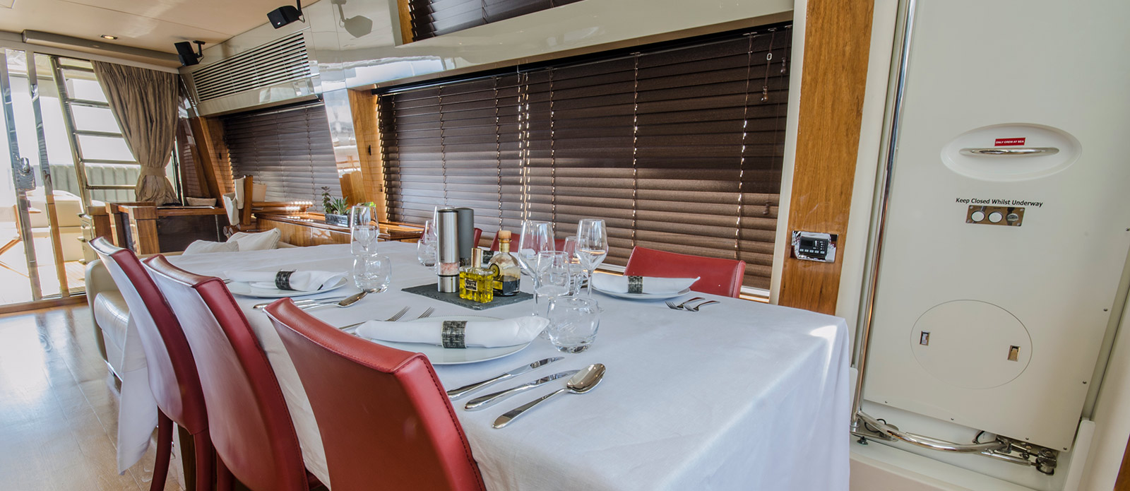 Motor yacht Starry Night - Sunseeker - Yacht Harbour