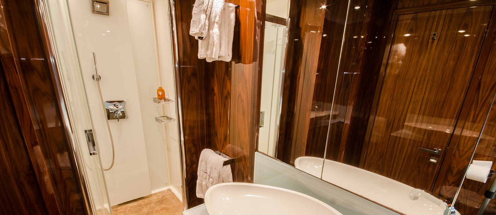 Motor yacht Starry Night - Sunseeker - Yacht Harbour