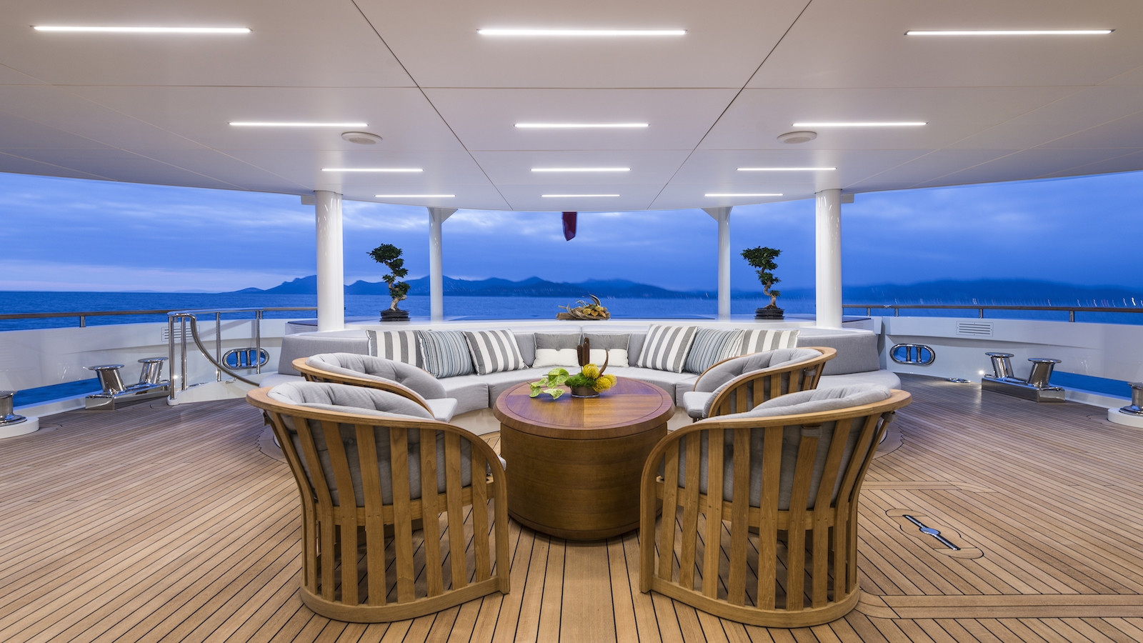 Motor yacht I Nova - Cosmo Explorer - Yacht Harbour