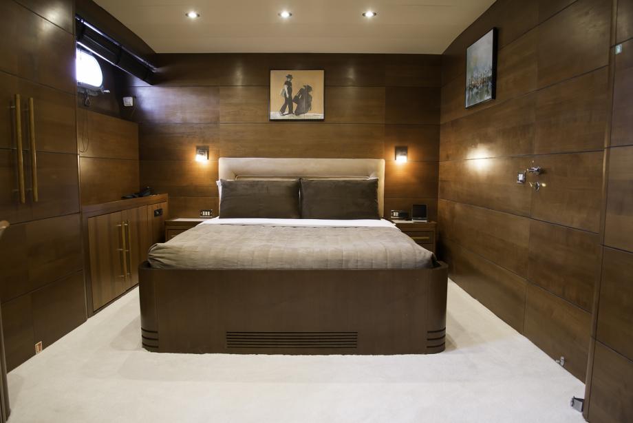Motor yacht Fiorente - Ferronavale - Yacht Harbour