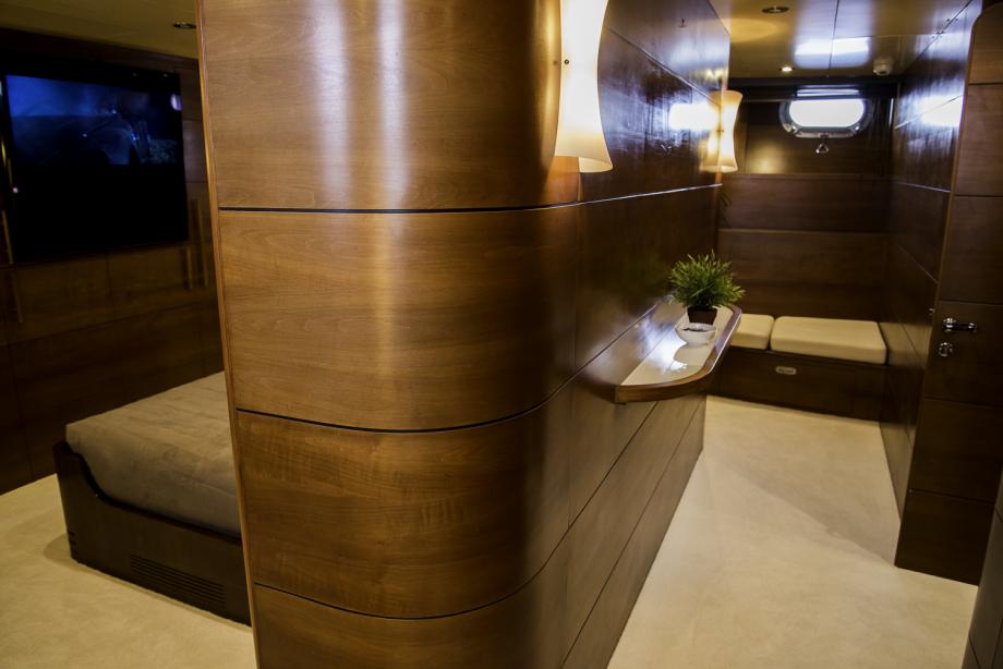 Motor yacht Fiorente - Ferronavale - Yacht Harbour