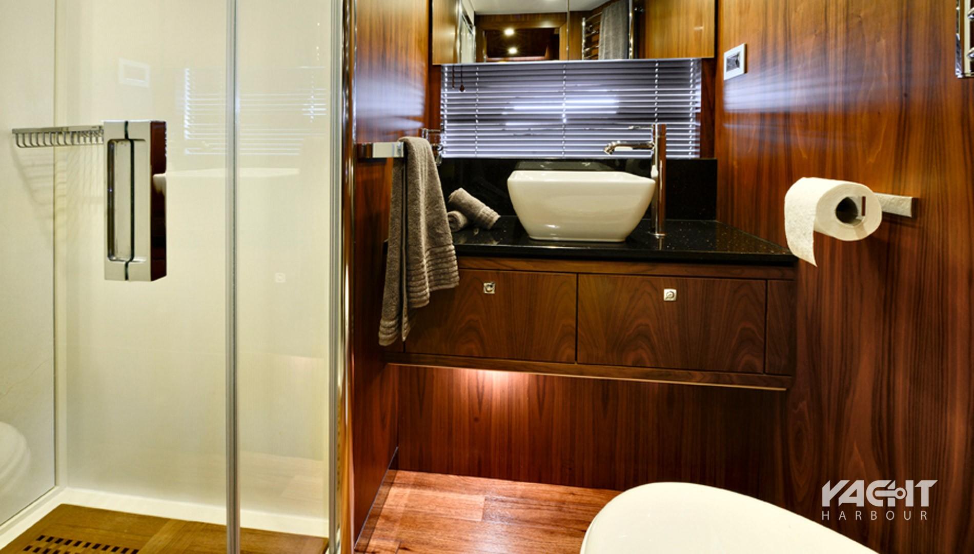 Motor yacht Blade 6 - Sunseeker - Yacht Harbour
