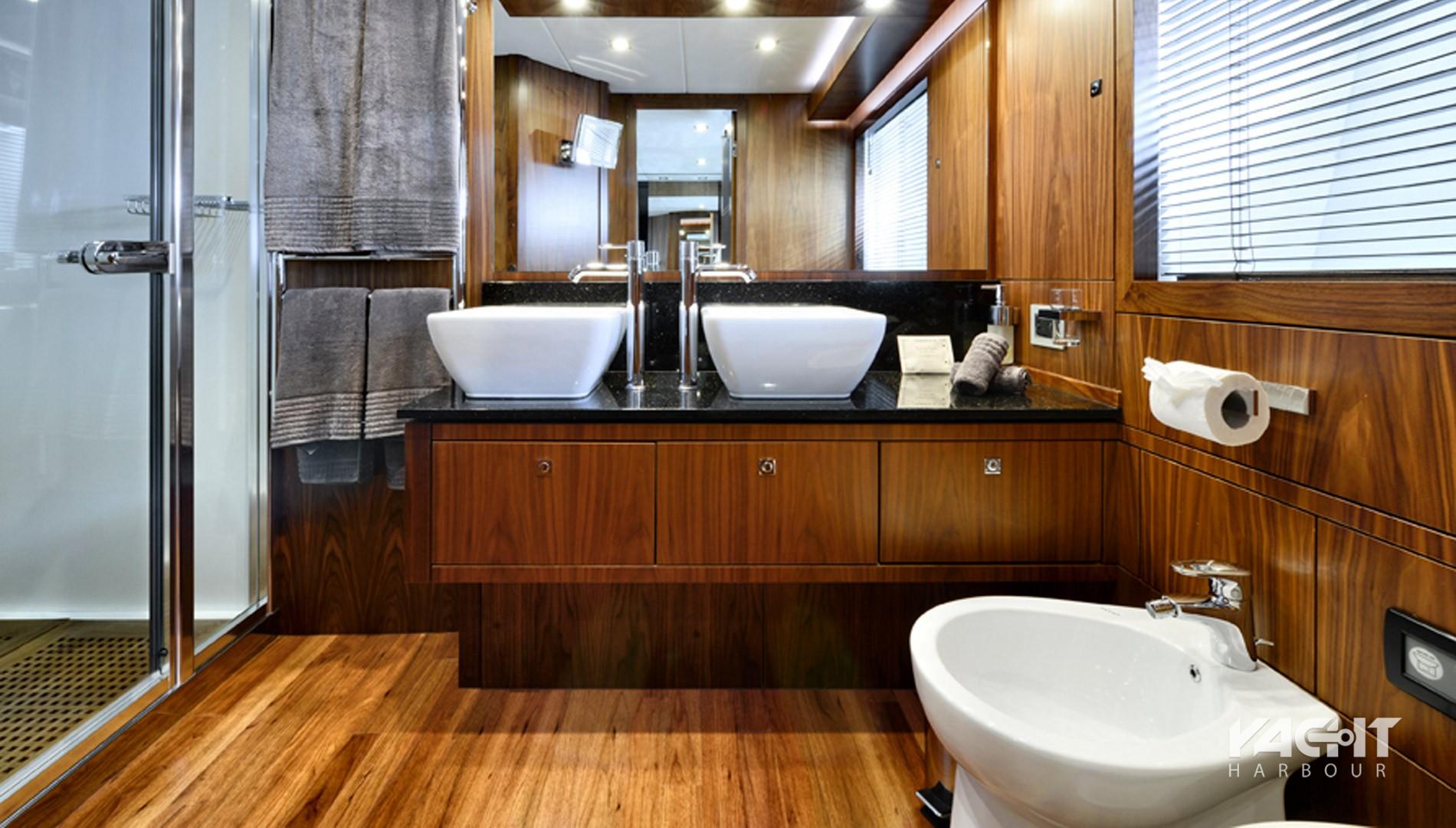 Motor yacht Blade 6 - Sunseeker - Yacht Harbour