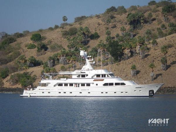 Motor yacht Maverick - Sterling Yachts - Yacht Harbour
