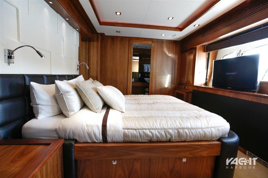 Motor yacht Colette - Sunseeker - Yacht Harbour