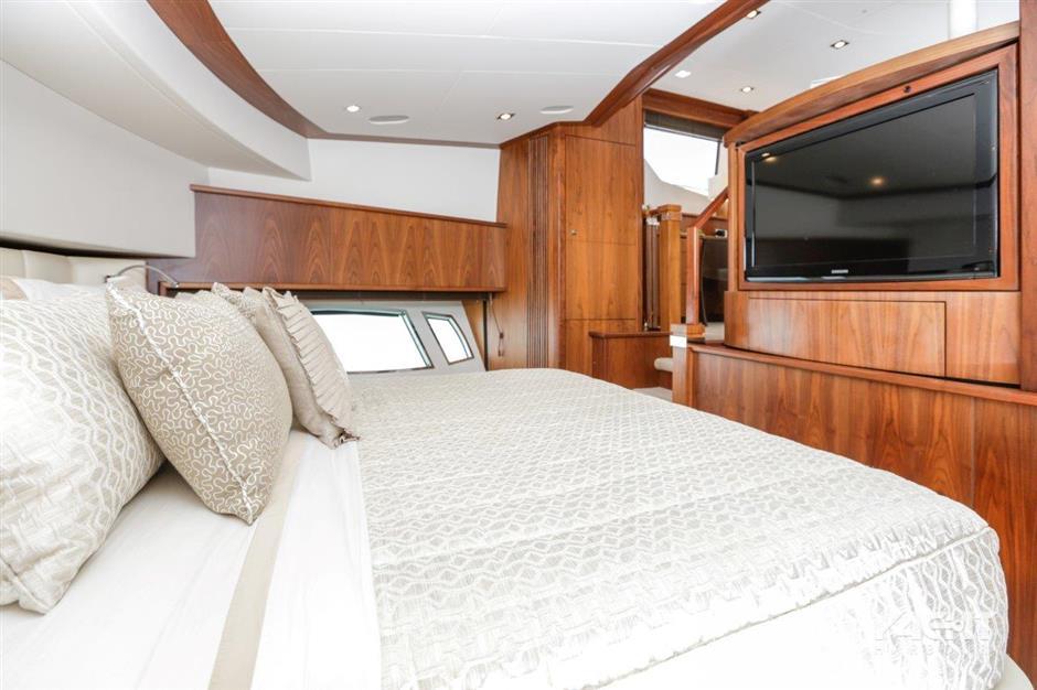 Motor yacht Colette - Sunseeker - Yacht Harbour