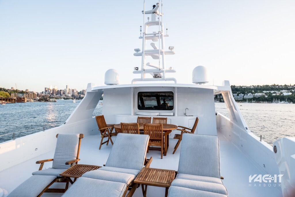 Motor yacht Dozer - Cooper Queenship Yachts - Yacht Harbour