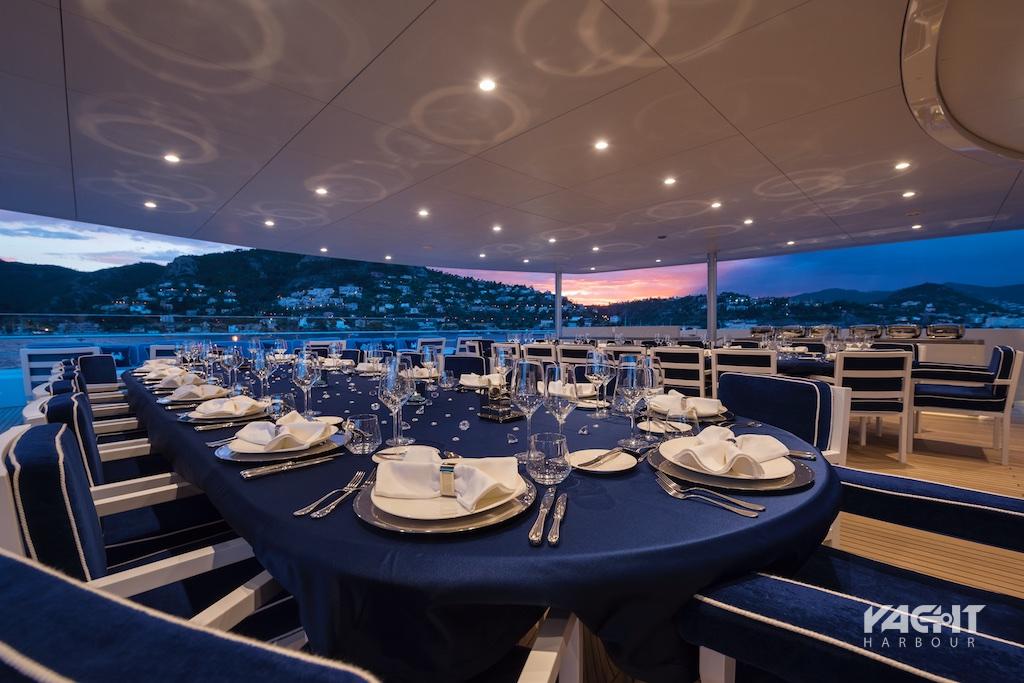 Motor yacht Queen Miri - Neorion Shipyards Syros - Yacht Harbour