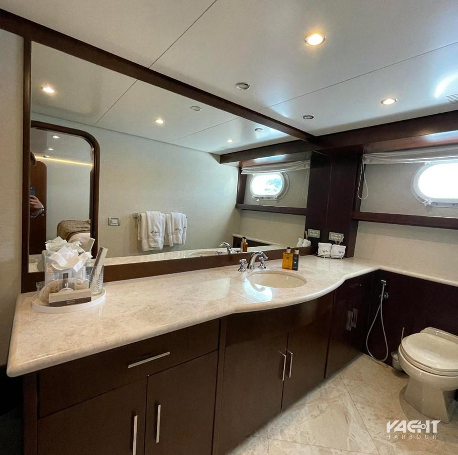 Motor yacht Lady Nora - Broward - Yacht Harbour