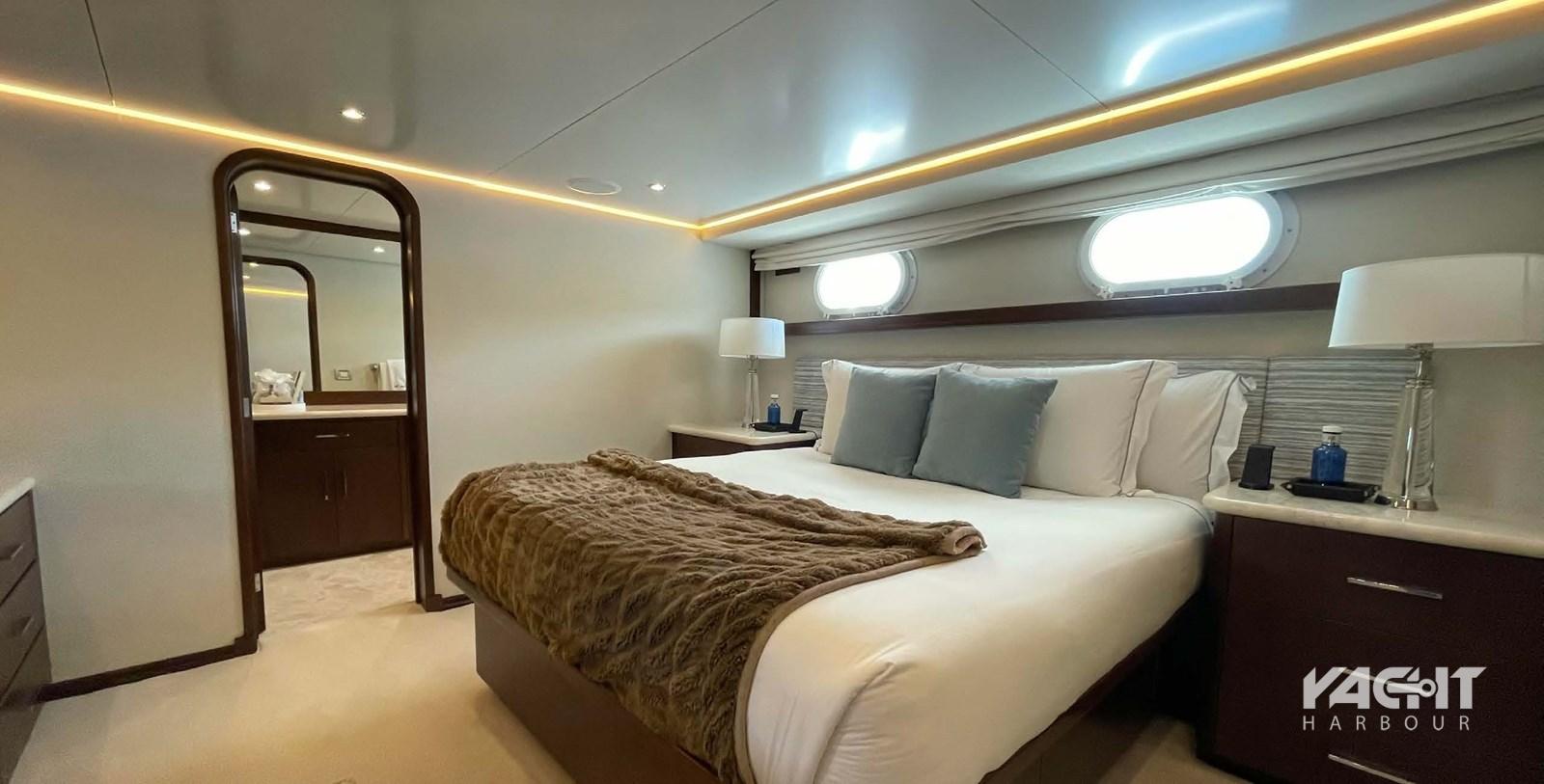 Motor yacht Lady Nora - Broward - Yacht Harbour