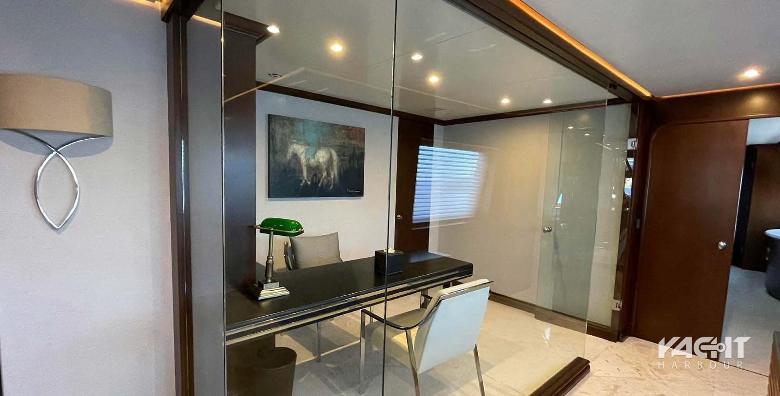 Motor yacht Lady Nora - Broward - Yacht Harbour