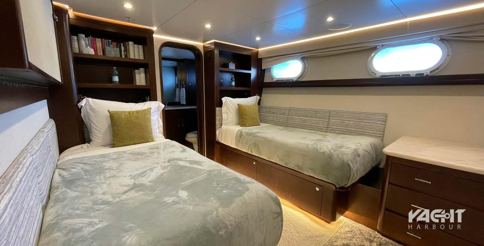 Motor yacht Lady Nora - Broward - Yacht Harbour