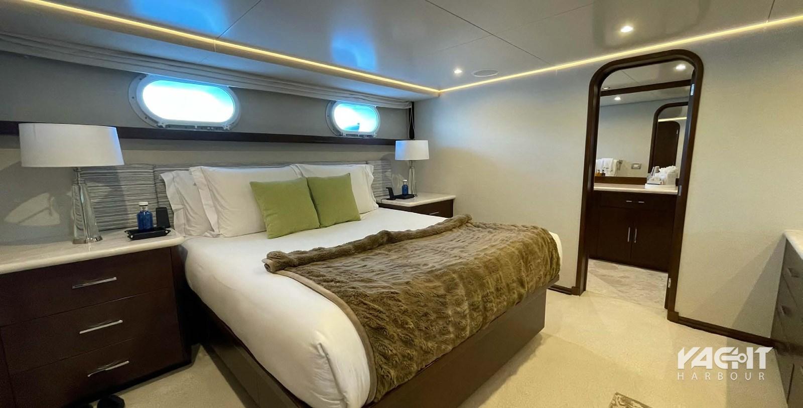 Motor yacht Lady Nora - Broward - Yacht Harbour