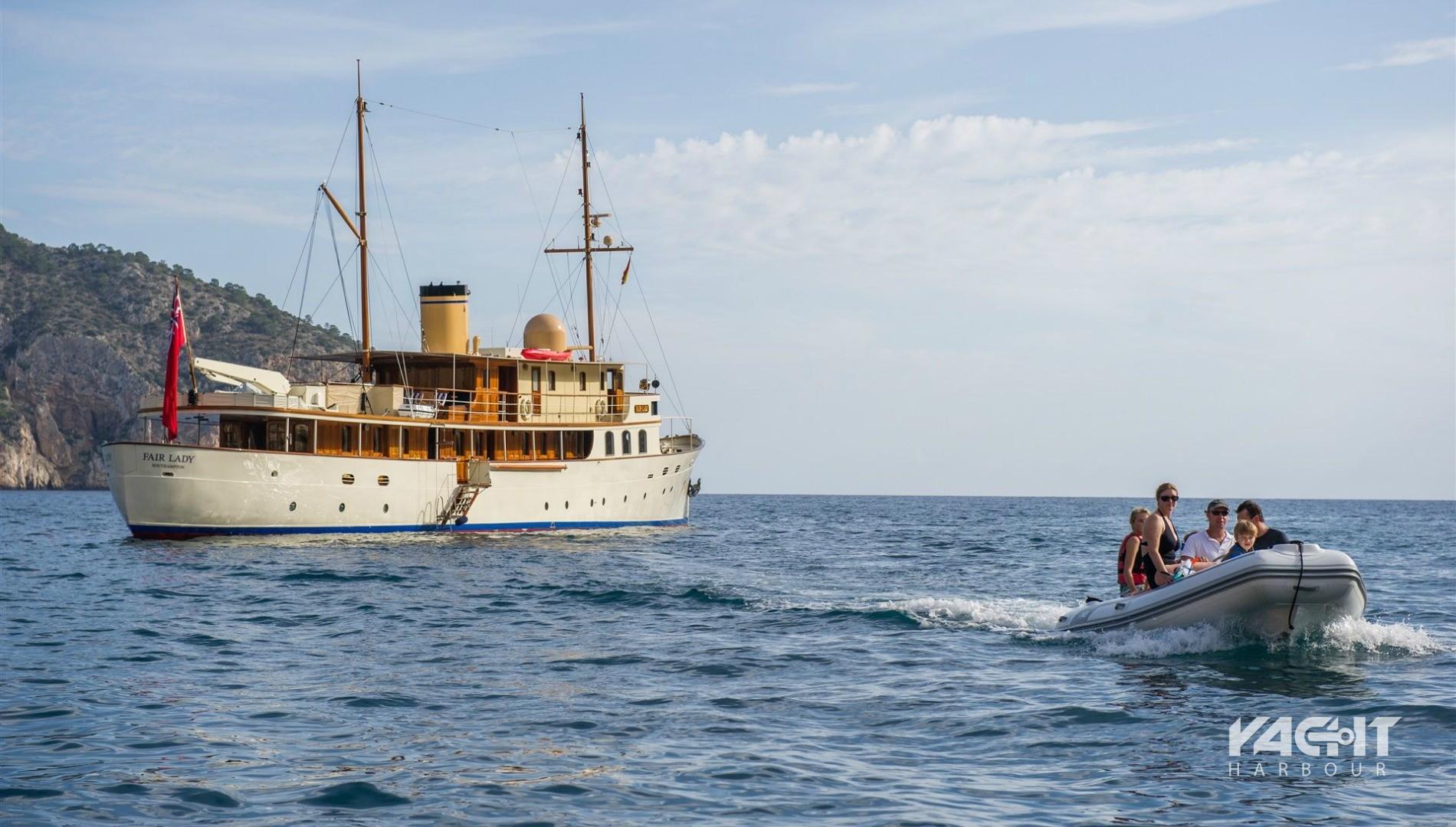 Motor yacht Fair Lady - Camper & Nicholsons - Yacht Harbour