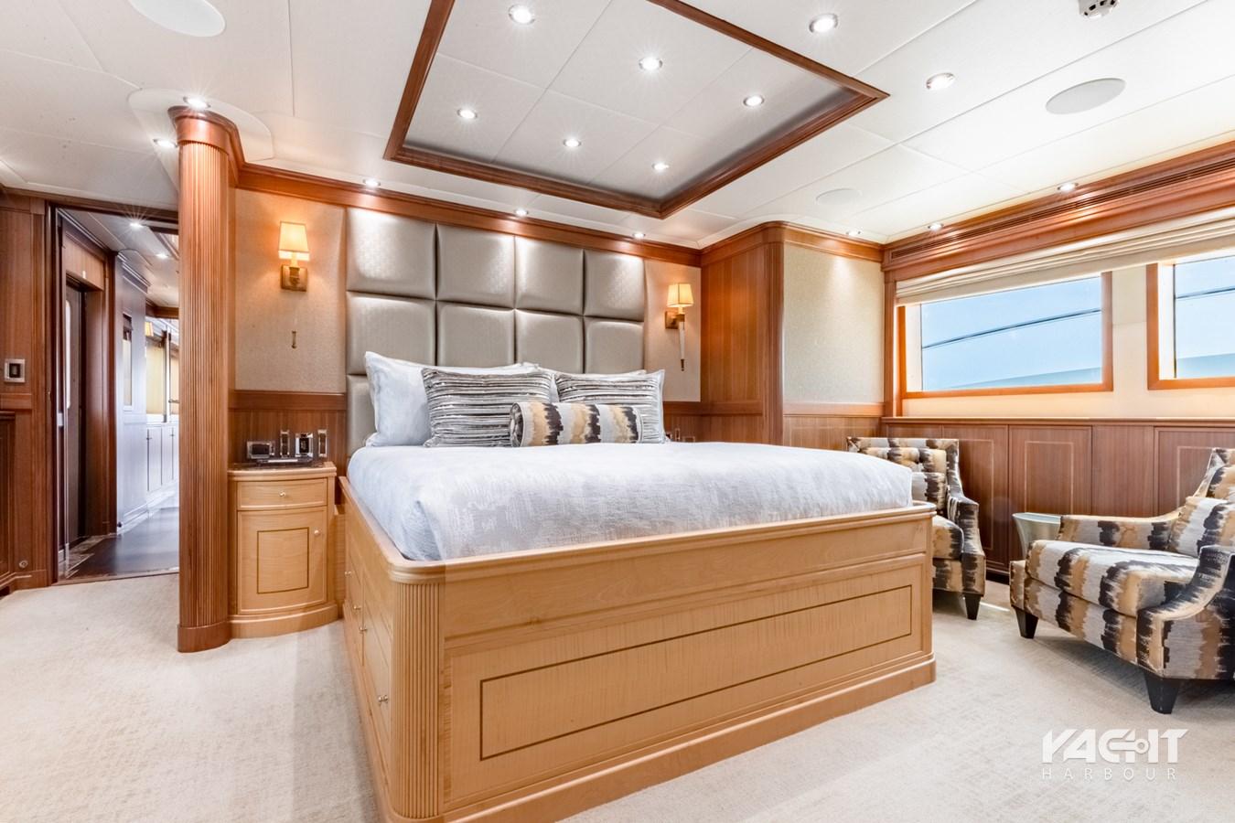 Motor yacht Invictus - Palmer Johnson - Yacht Harbour