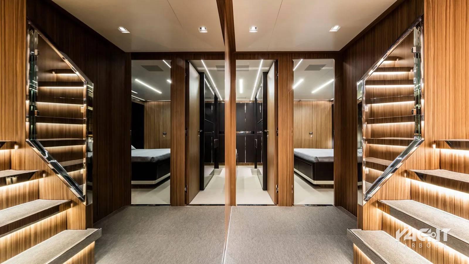 Motor yacht Iron Gryphon - Riva - Yacht Harbour