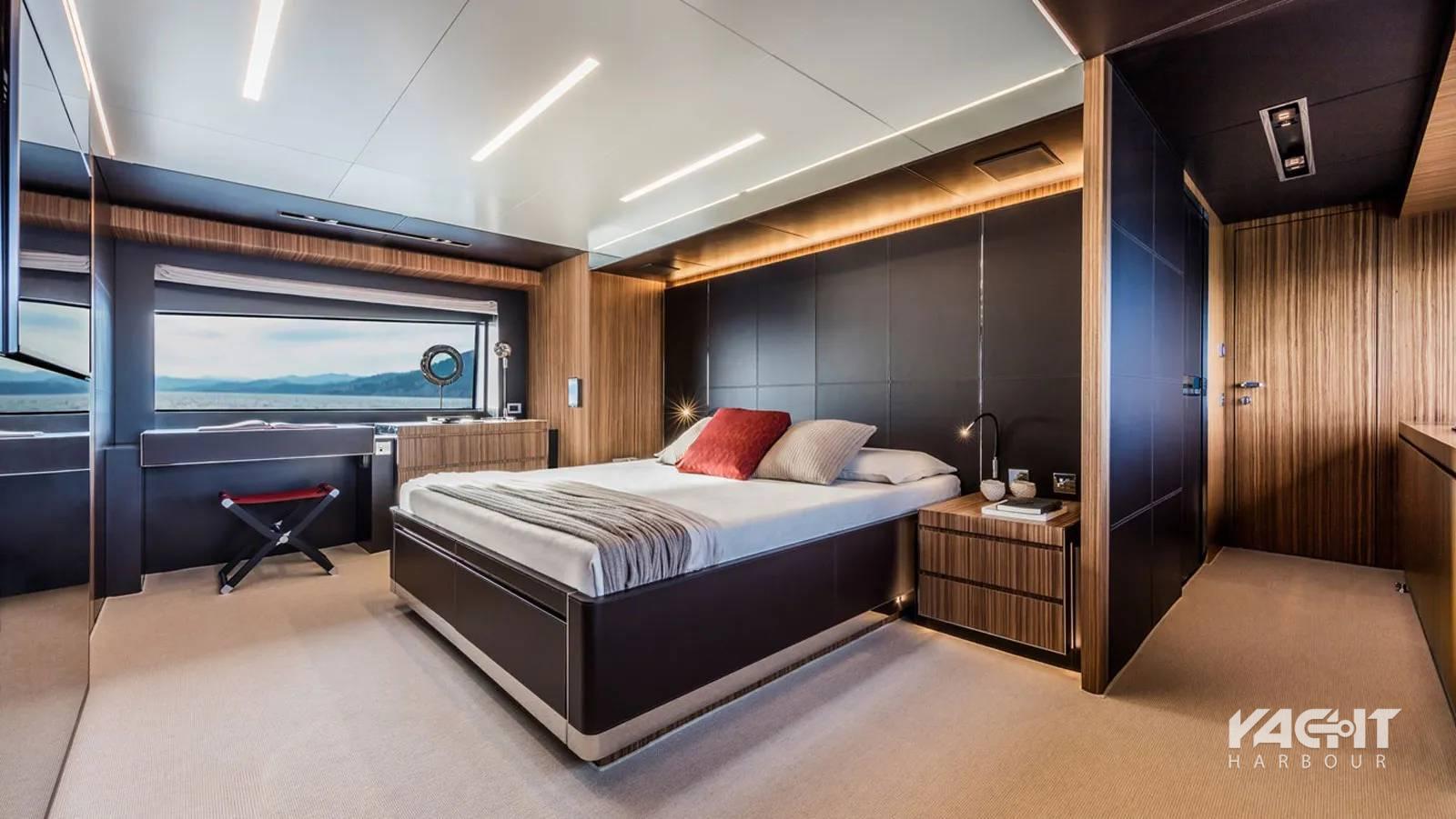 Motor yacht Iron Gryphon - Riva - Yacht Harbour