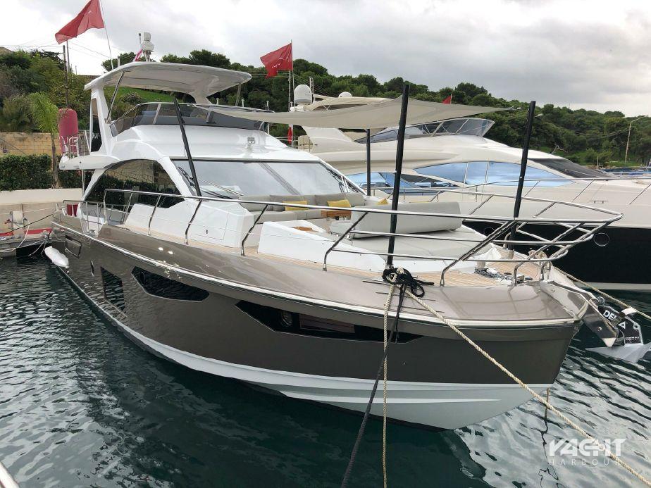 Motor yacht Azimut 60 Flybridge - Azimut - Yacht Harbour