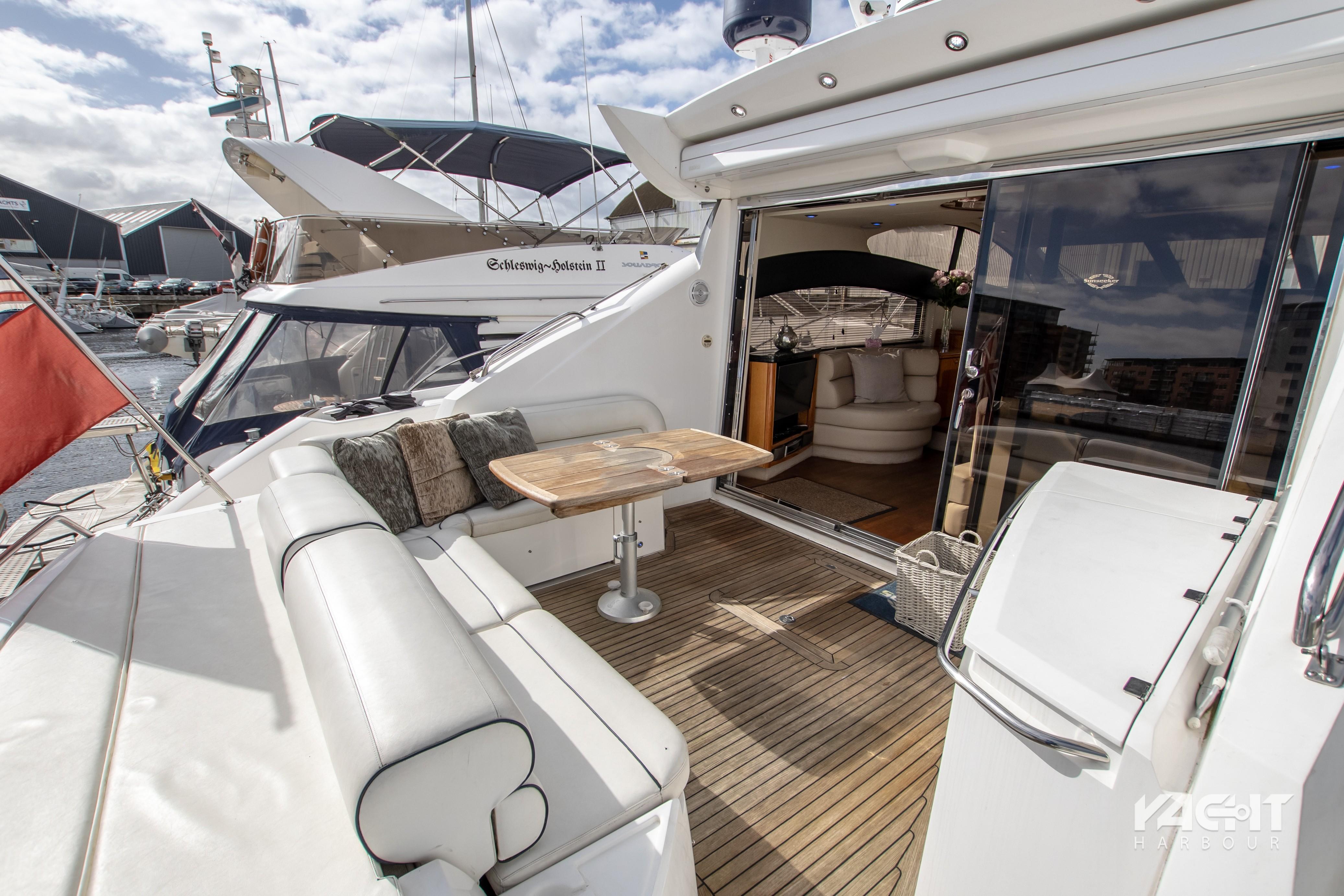 Motor yacht Sunseeker Predator 62 - Sunseeker - Yacht Harbour