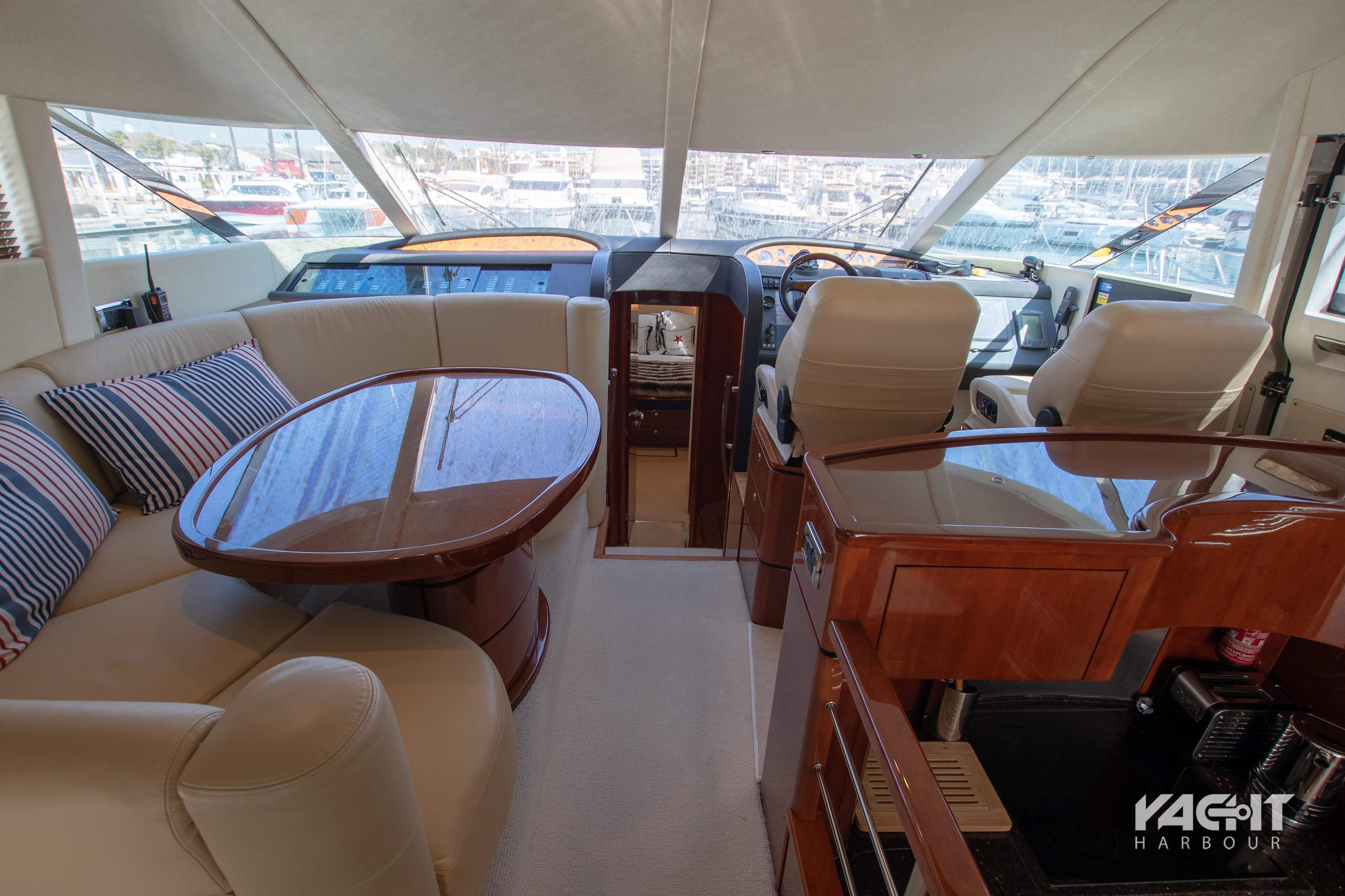 Motor yacht Fairline Squadron 58 - Fairline - Yacht Harbour