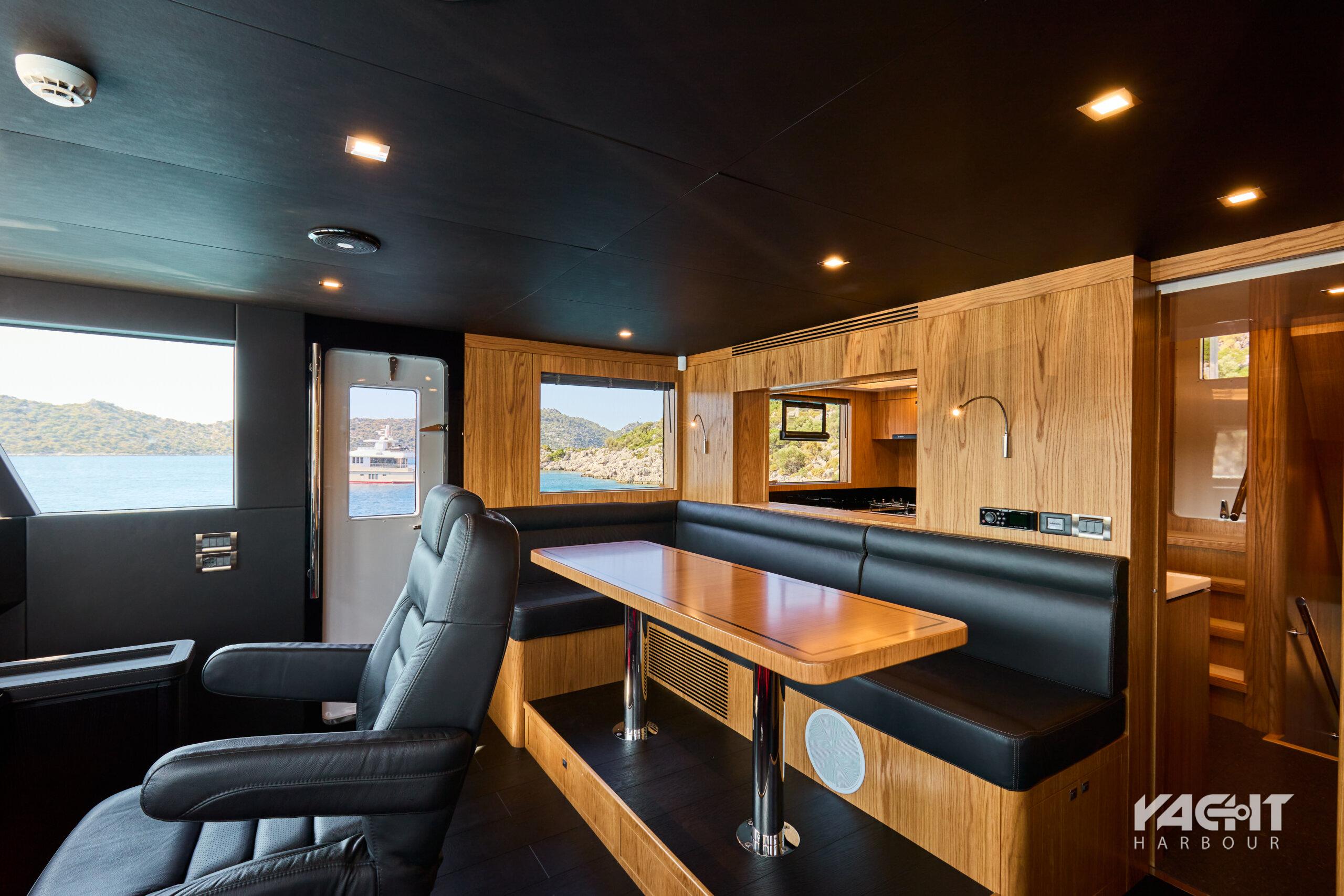 Motor yacht Bering 77 - Bering Yachts - Yacht Harbour