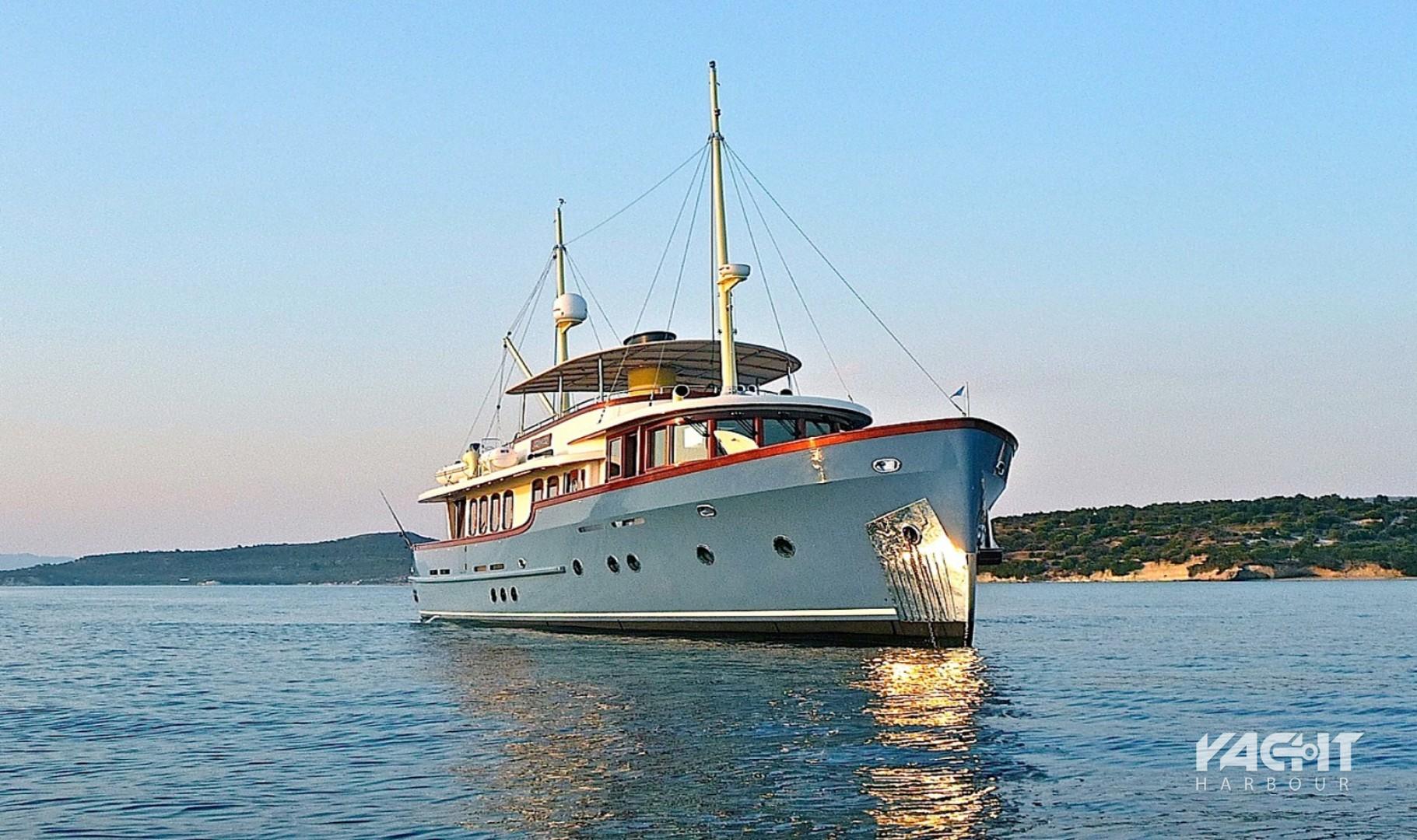 Motor yacht Larimar - Yener - Yacht Harbour