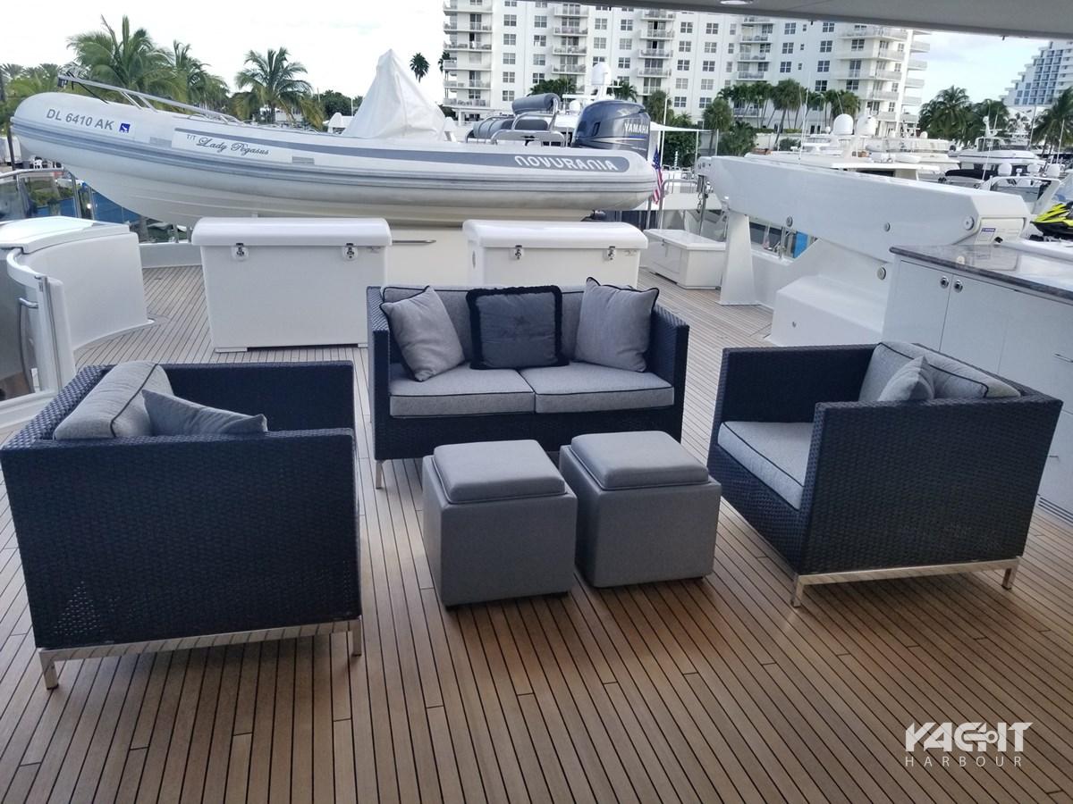 Motor yacht Lady Pegasus - Westport - Yacht Harbour