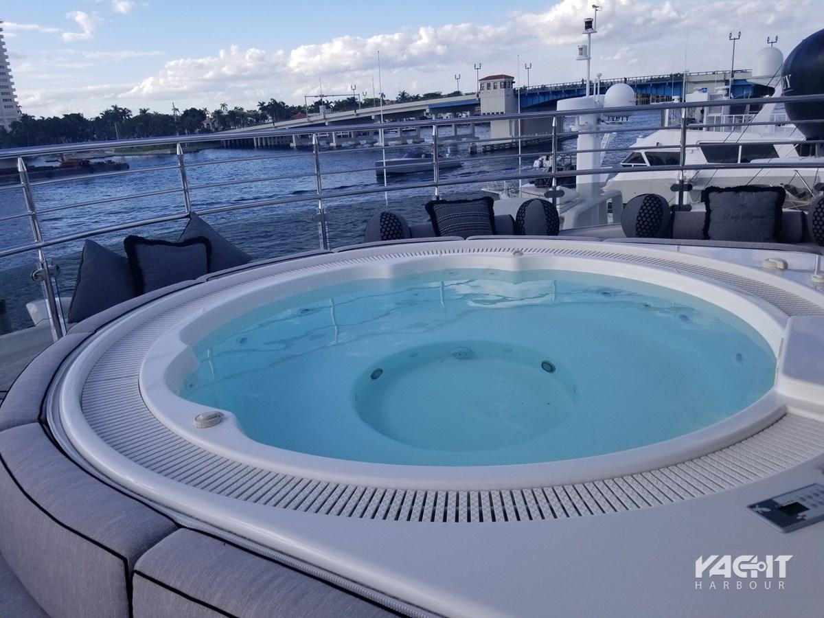 Motor yacht Lady Pegasus - Westport - Yacht Harbour