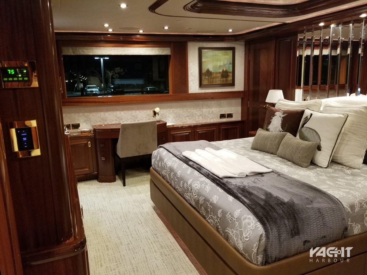 Motor yacht Lady Pegasus - Westport - Yacht Harbour